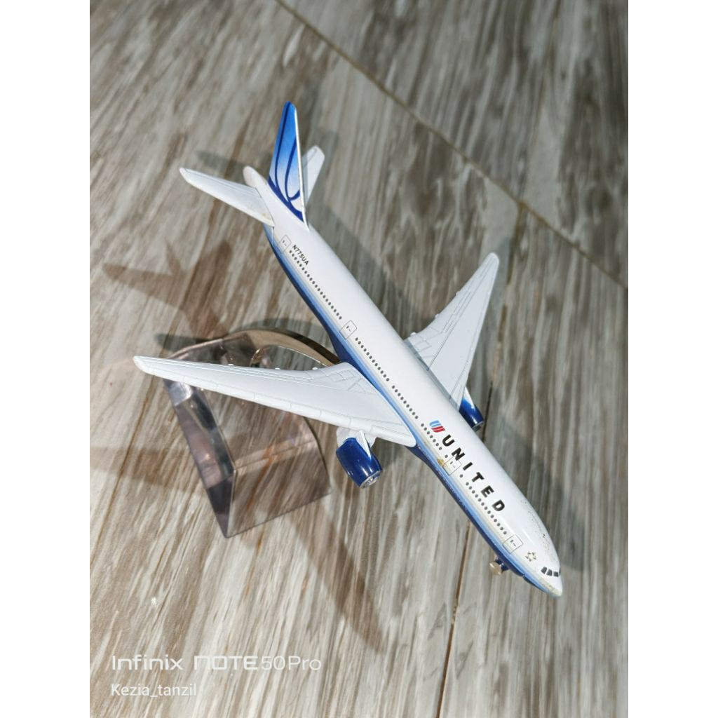 Jual DIECAST DIE CAST JUALAN MAINAN PAJANGAN HIASAN PESAWAT TERBANG ...