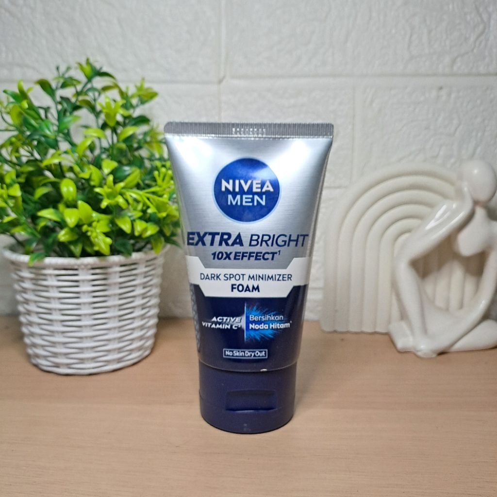 Jual NIVEA MEN Extra Bright Dark Spot Facial Foam 100ml | Shopee Indonesia