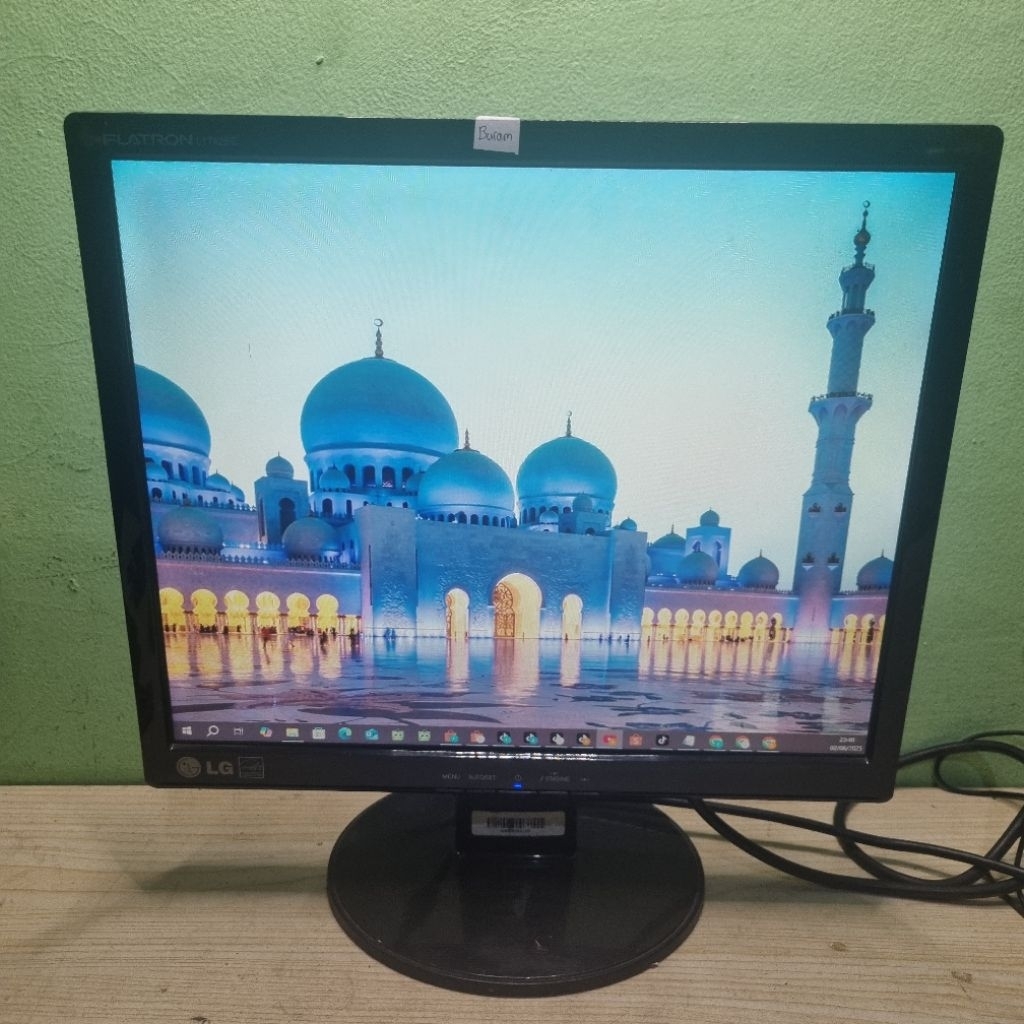 Jual Layar monitor all merk kondisi hidup minus tertera di deskripsi ...