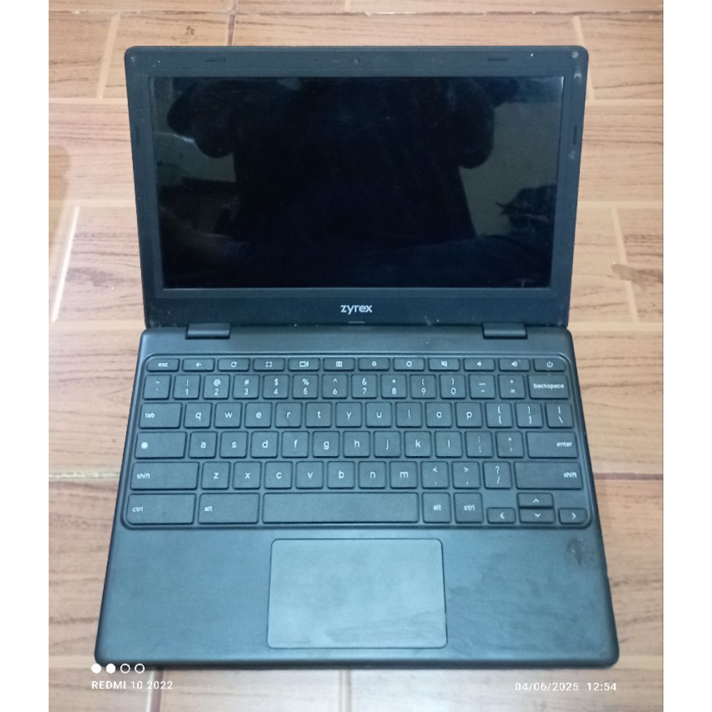 Jual Notebook/Chromebook Zyrex M432-2 kondisi Mati/Matot mulus tidak ada Charger | Shopee Indonesia