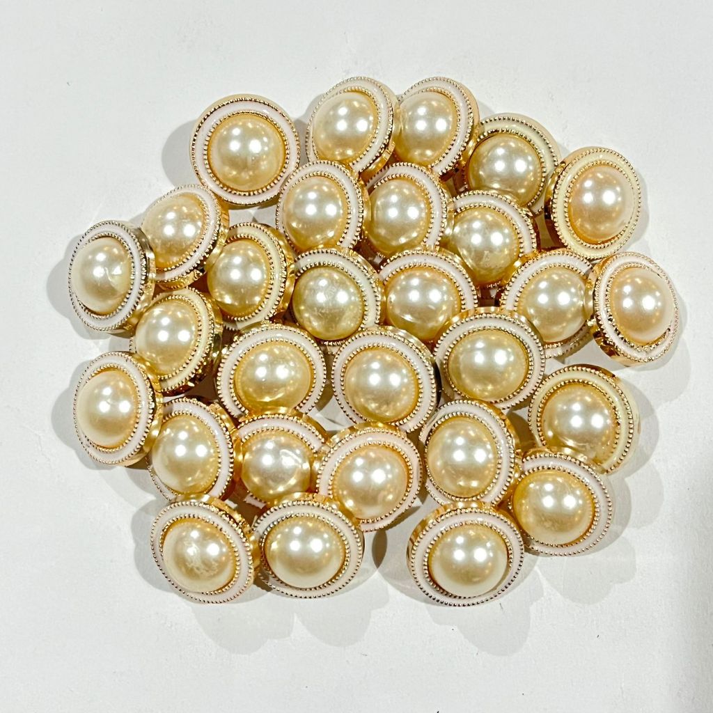 Jual Kancing Mutiara List Putih Hitam Timbul Garis Ukuran 28L PER LUSIN ...