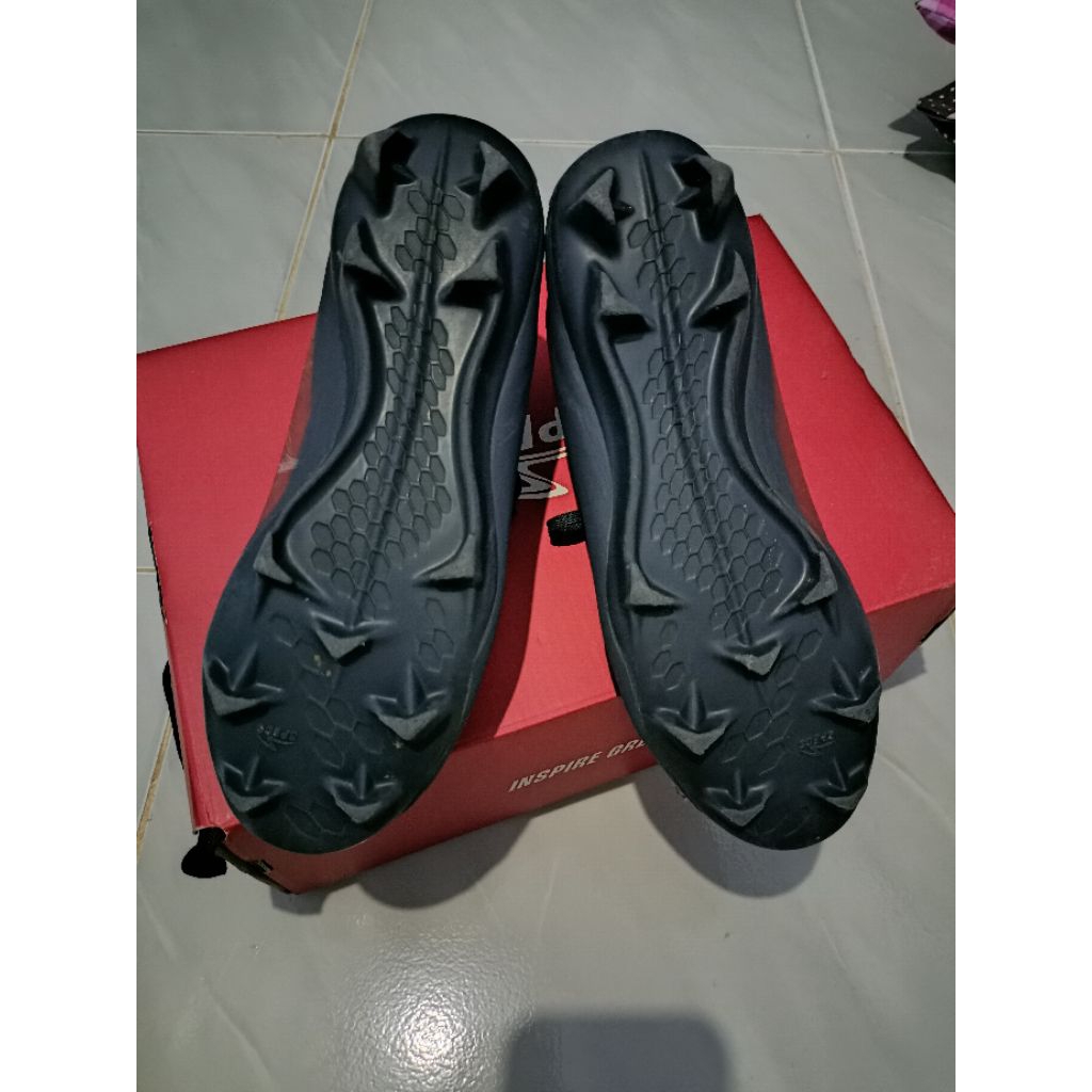 Jual sepatu bola SPECS second | Shopee Indonesia
