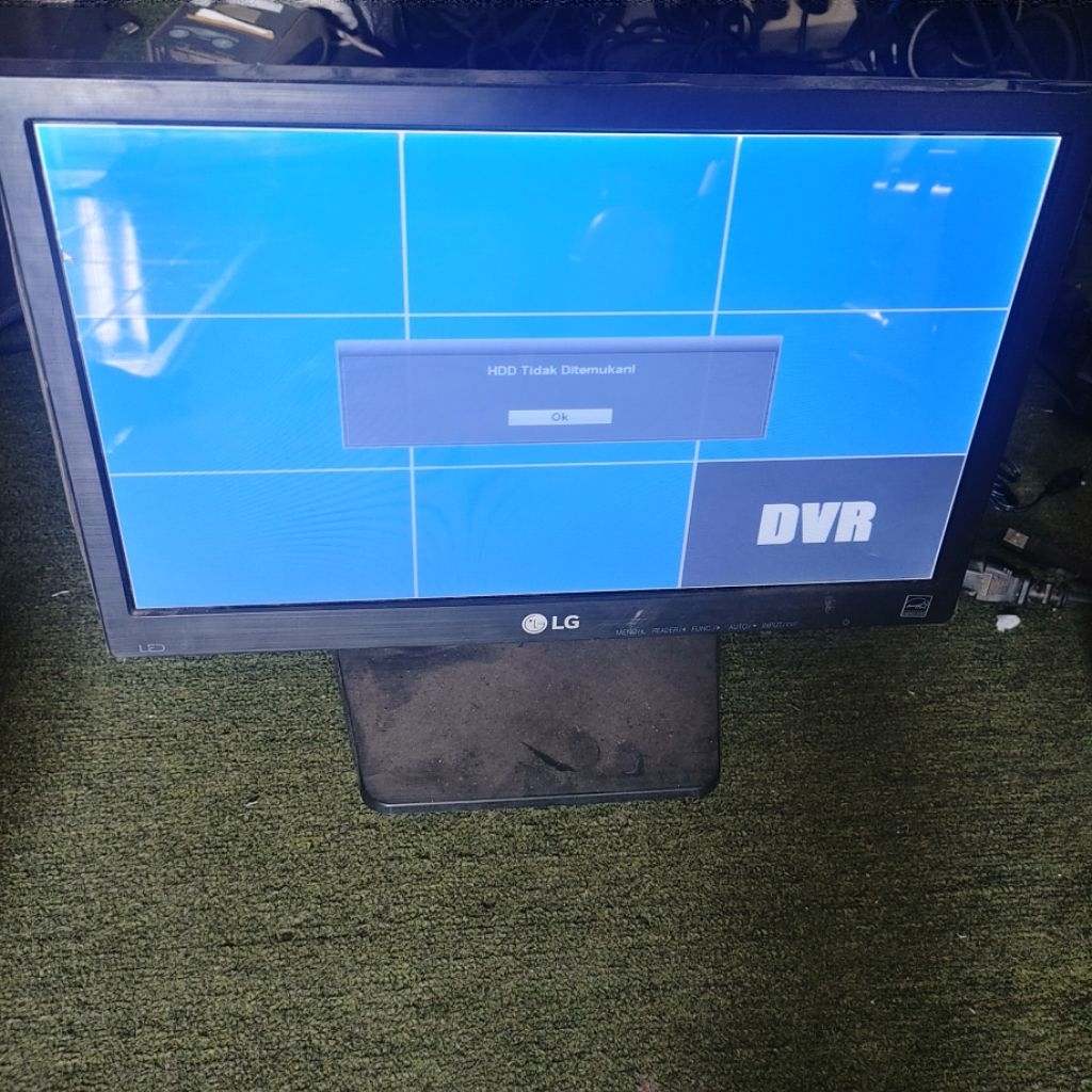 Jual LED Monitor 16 inch LG spot putih | Shopee Indonesia