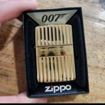 Jual Original Zippo Armor GoldFinger 60 tahun James Bond 46467 | Shopee Indonesia