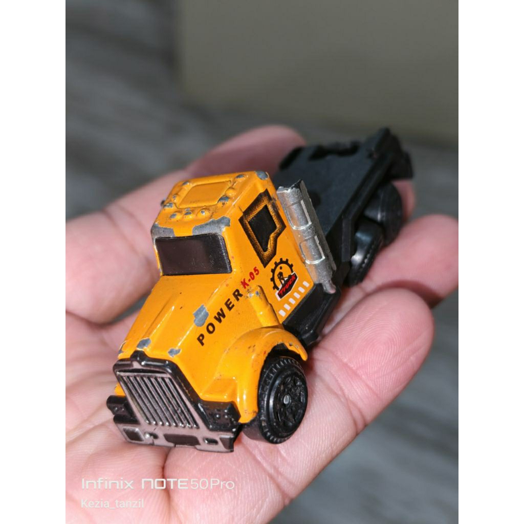 Jual DIECAST DIE CAST JUALAN MAINAN MOBIL MOBILAN TRUK TRUCK KUNING ...