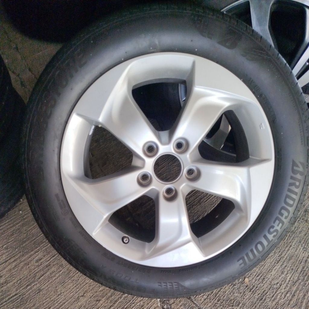 Jual PELEK BAN HRV R17 ORIGINAL + BAN. SATUAN | Shopee Indonesia