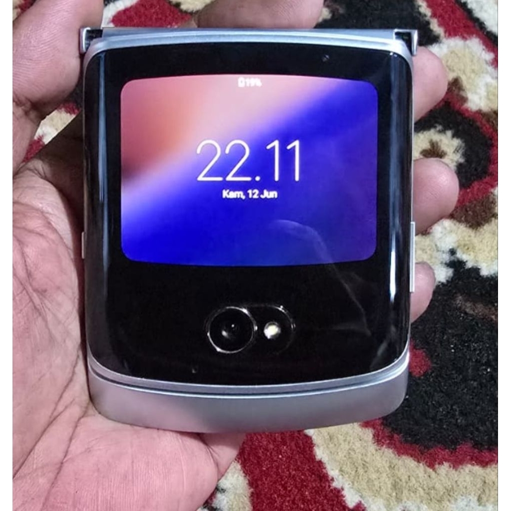 Jual Motorolla Razr 5G 2020 flip ram 8 256GB | Shopee Indonesia