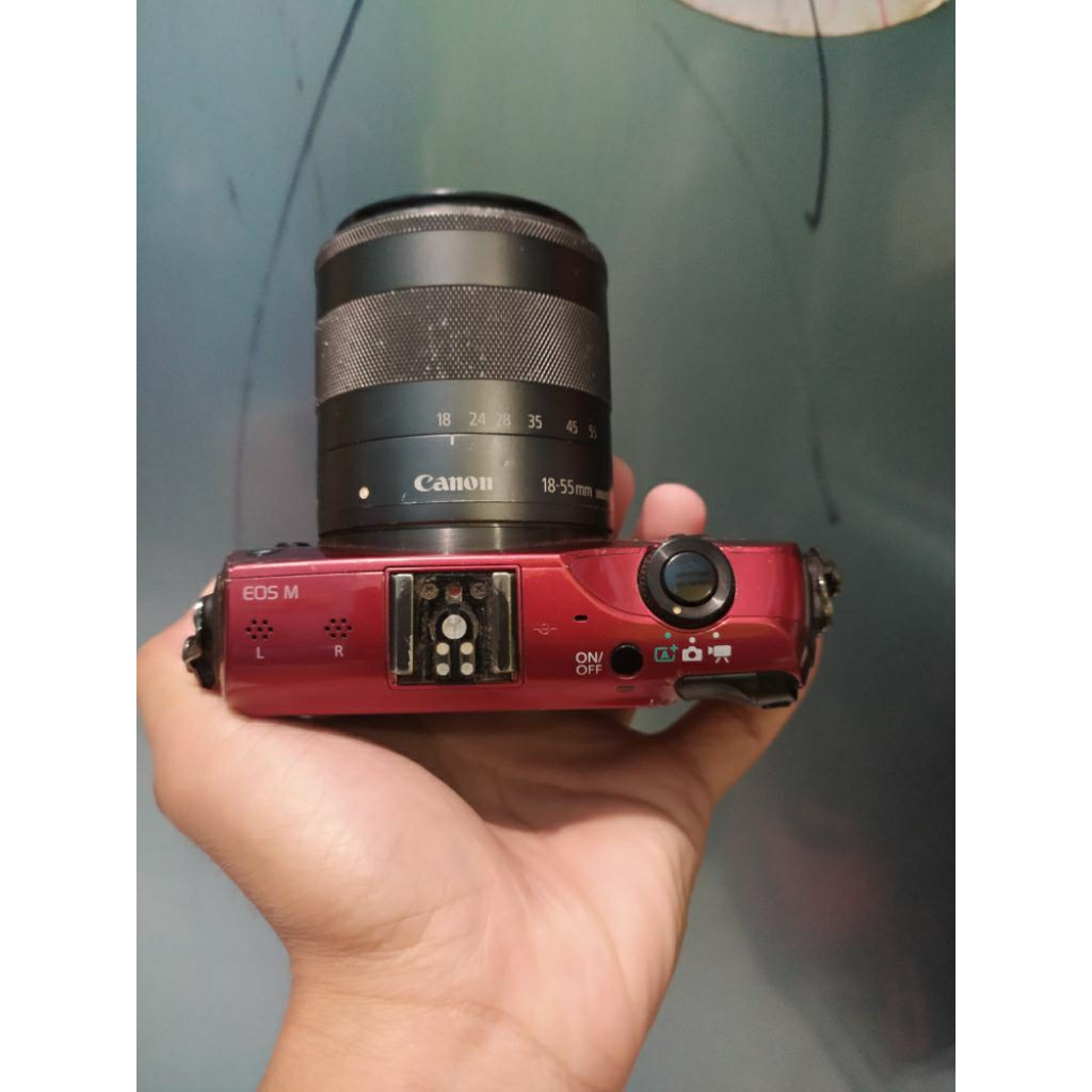 Jual Kamera Mirrorless Canon Eos M merah plus lensa kit bukan M10 atau ...