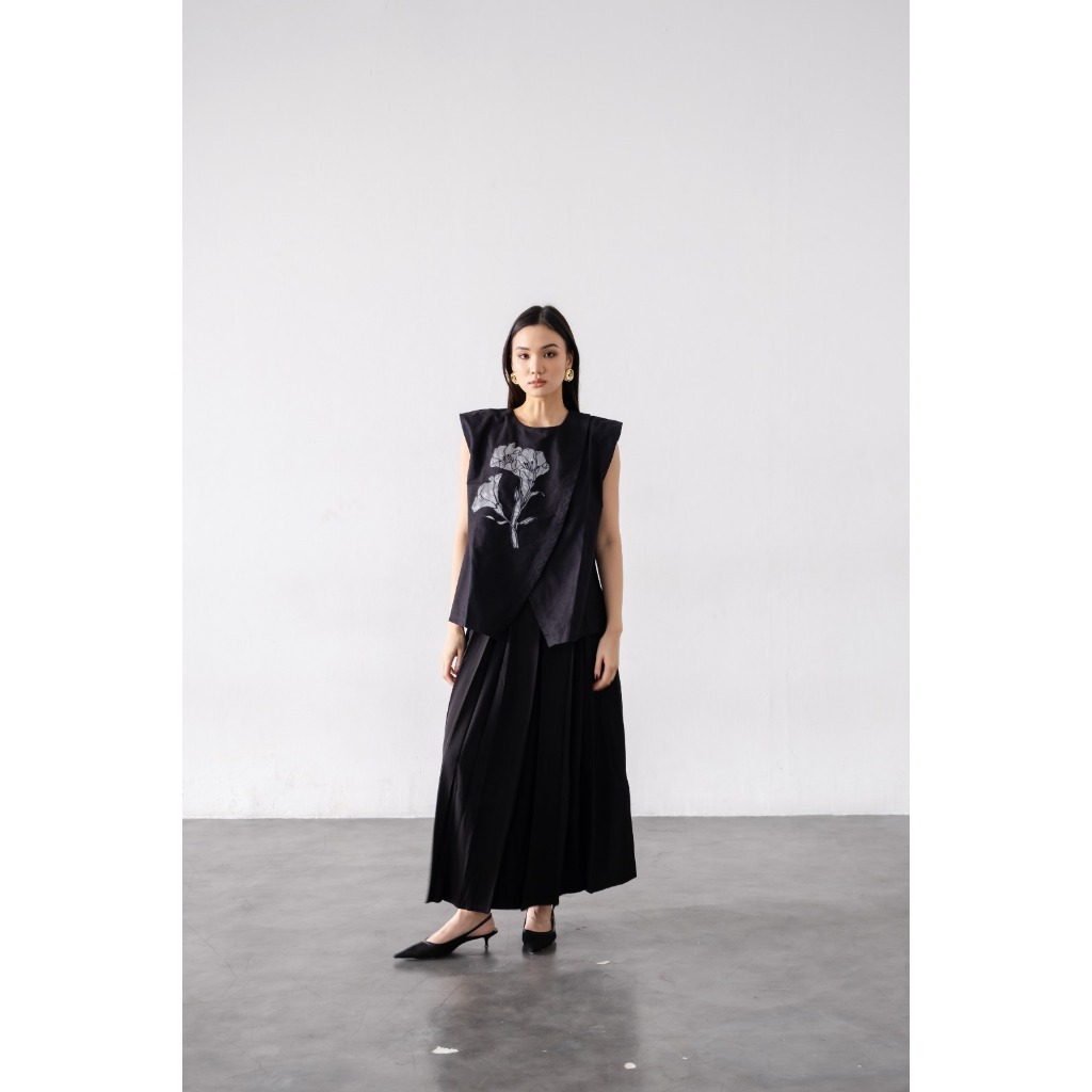 Jual SEMINGGU - Ruby Vest ( SAMPLE SALE ) | Shopee Indonesia