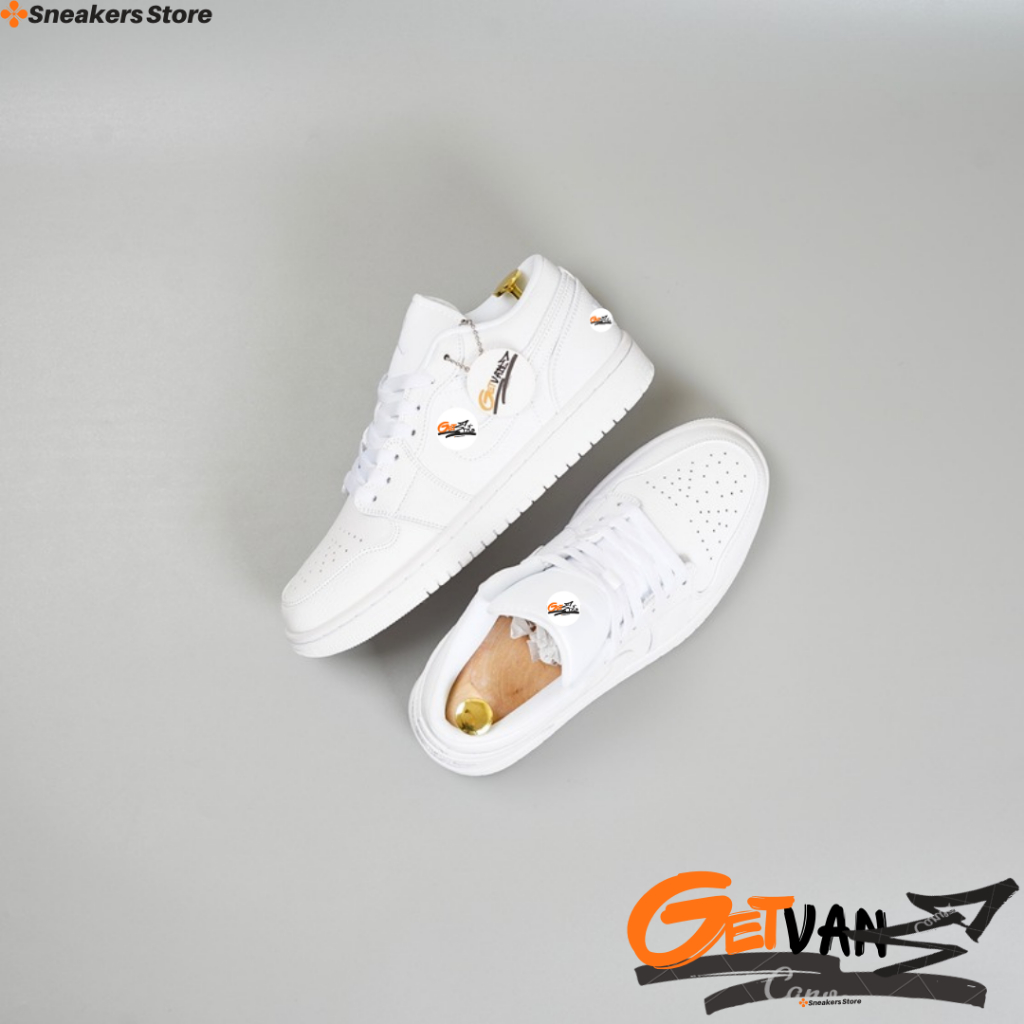 Jual Sneakers AJ 1 Low Triple White Tumbled Leather 100% Bnib | Shopee Indonesia