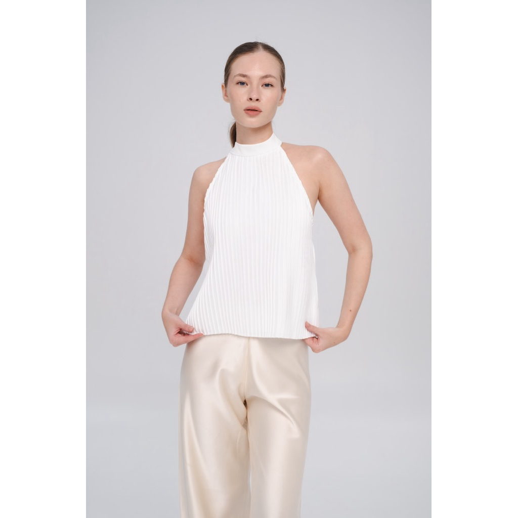 Jual YourSistersGarment | Esme Halter Pleats Top | Shopee Indonesia