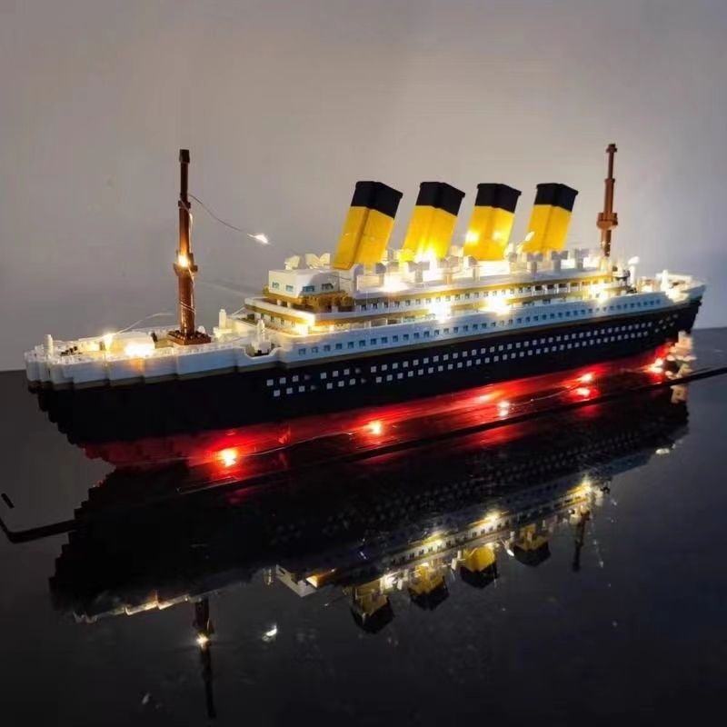 Jual 6000+PCS Mini Bricks Model Titanic Cruise Ship Model Boat DIY ...