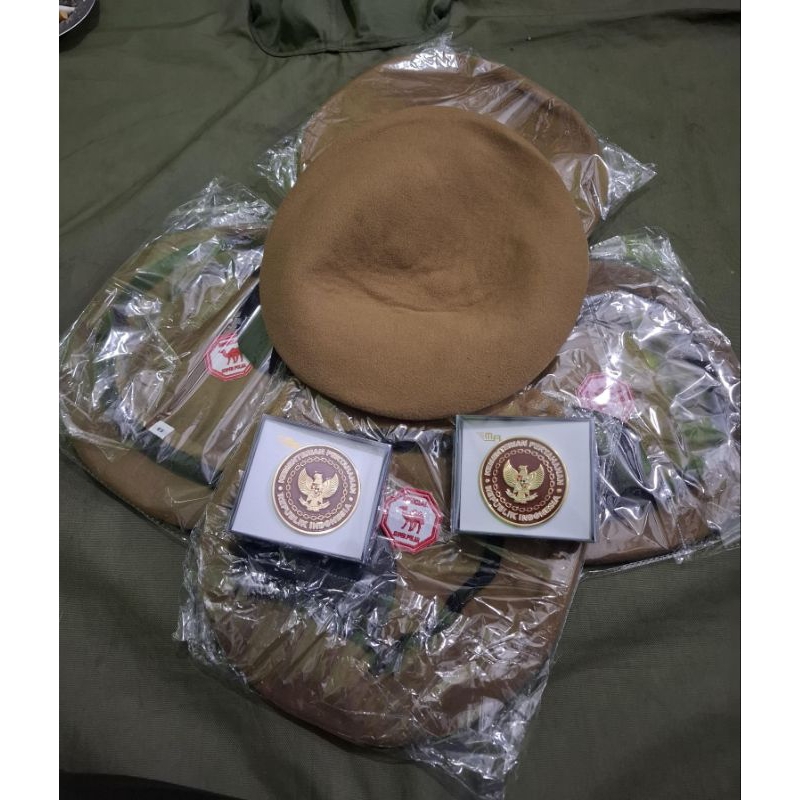 Jual BARET DAN EMBLEM PNS KEMHAN RI. | Shopee Indonesia