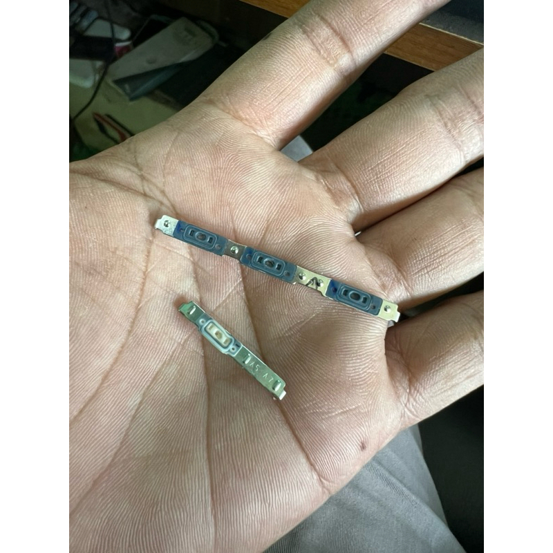 Jual PLAT DUDUKAN FLEKSIBEL FLEXIBLE ON OFF DAN VOLUME SAMSUNG A8 PLUS ORIGINAL COPOTAN | Shopee ...