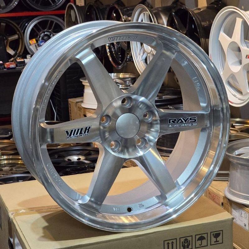 Jual velg mobil ring 18 TE37 LEBAR 9,5 ET 25 velg racing r18 velg mobil racing Innova Reborn ...