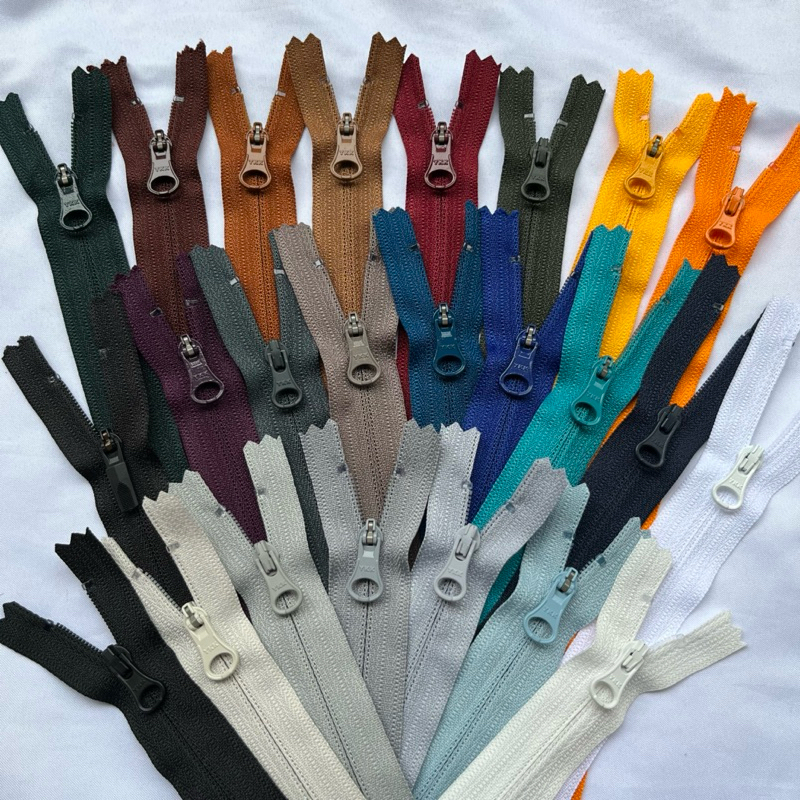 Jual Resleting Celana & Kantong Tas YKK No.3 @harga/lusin. Warna Bervariasi, Panjang 15 - 25 CM ...