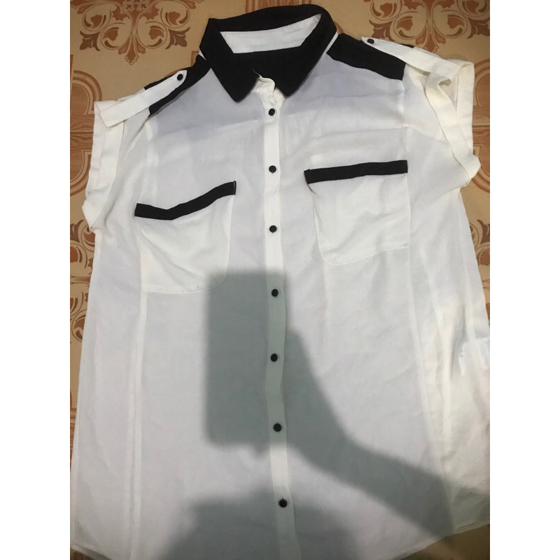 Jual Kemeja Putih List Hitam Preloved | Shopee Indonesia