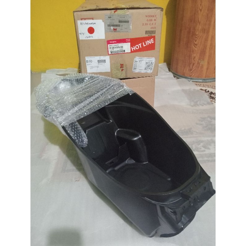 Jual 81250KWN900 box bagasi pcx cbu original ahm | Shopee Indonesia
