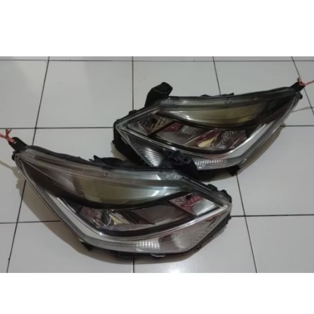 Jual headlamp calya sigra facelift original | Shopee Indonesia