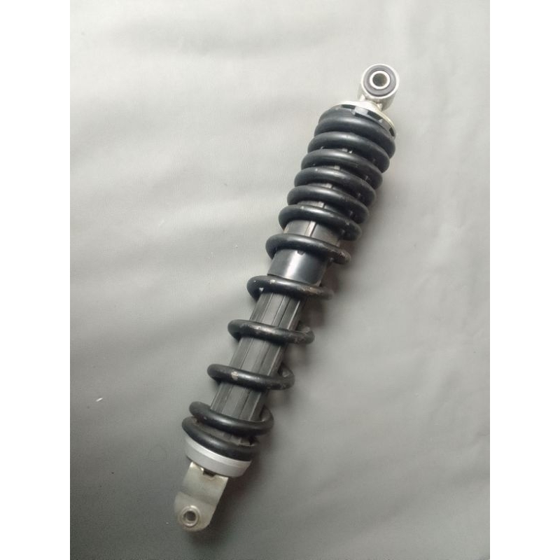 Jual shockbreaker shock skok belakang honda vario 125 esp k2v 2022 - 2025 original second normal ...