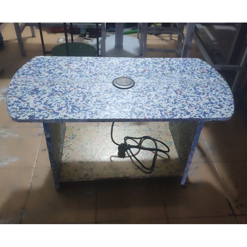 Jual Meja Plastik Daur Ulang Plus Stop Kontak Tanam | Shopee Indonesia