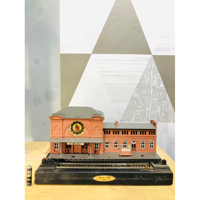 Jual DIORAMA 1910 BLACK ANNA LOCOMOTIVE SET & BONN HBF TRAIN STATION ...