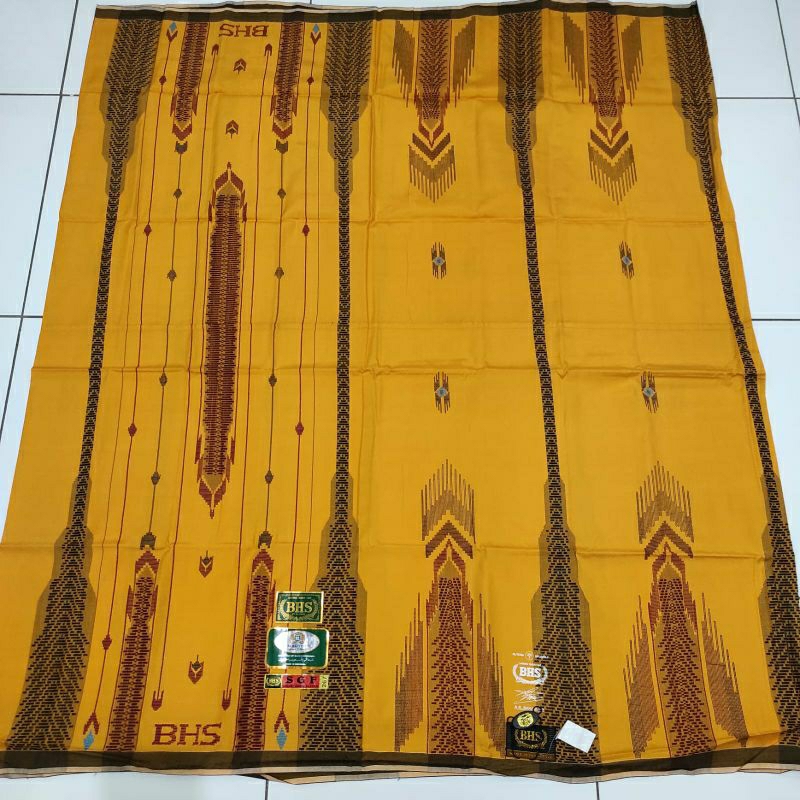 Jual SARUNG BHS SGF SUTRA SPUNSILK 210 GOLD | Shopee Indonesia