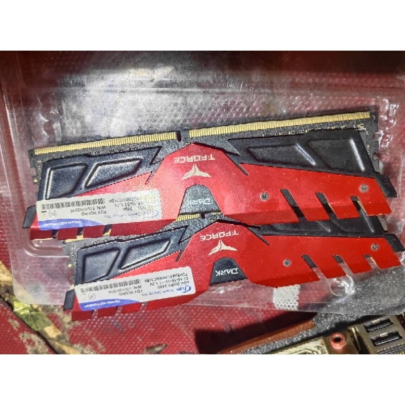 Jual RAM DDR4 TEAM TFORCE DARK RED 8GB (2X4) 2400MHz | Shopee Indonesia
