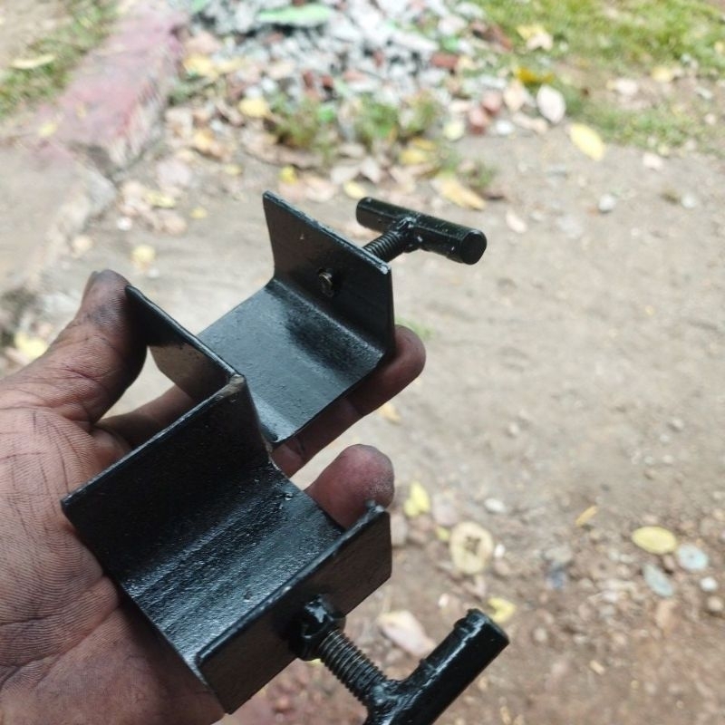 Jual klem penjepit siku bahan besi UNP 5 tebal 3mili | Shopee Indonesia
