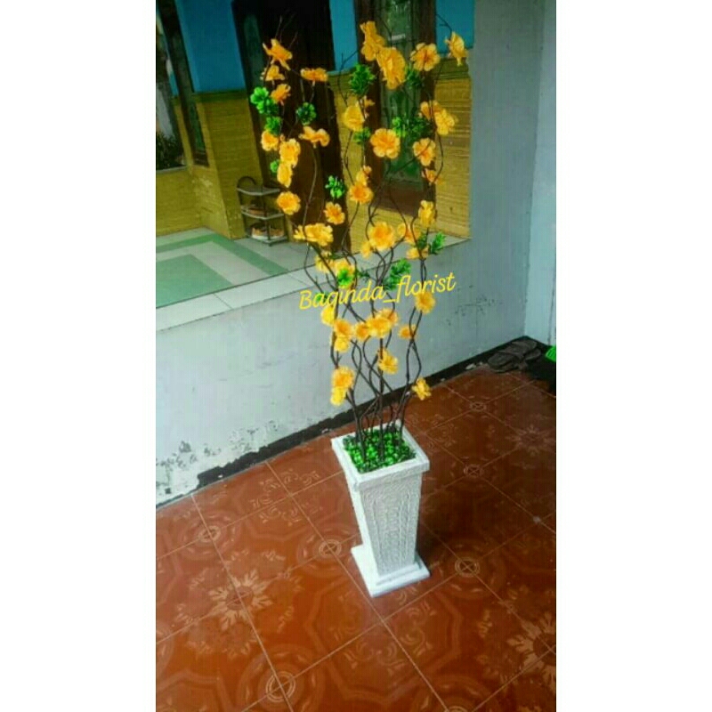 Jual Bunga Sudut Ruangan Stik Ulir Anyelir Set Pot Putih | Shopee Indonesia