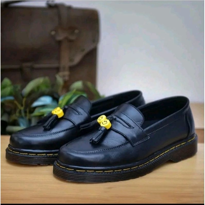 Jual Sepatu Docmart Loafer Pria Pernik Smile Sepatu Formal Slip On ...