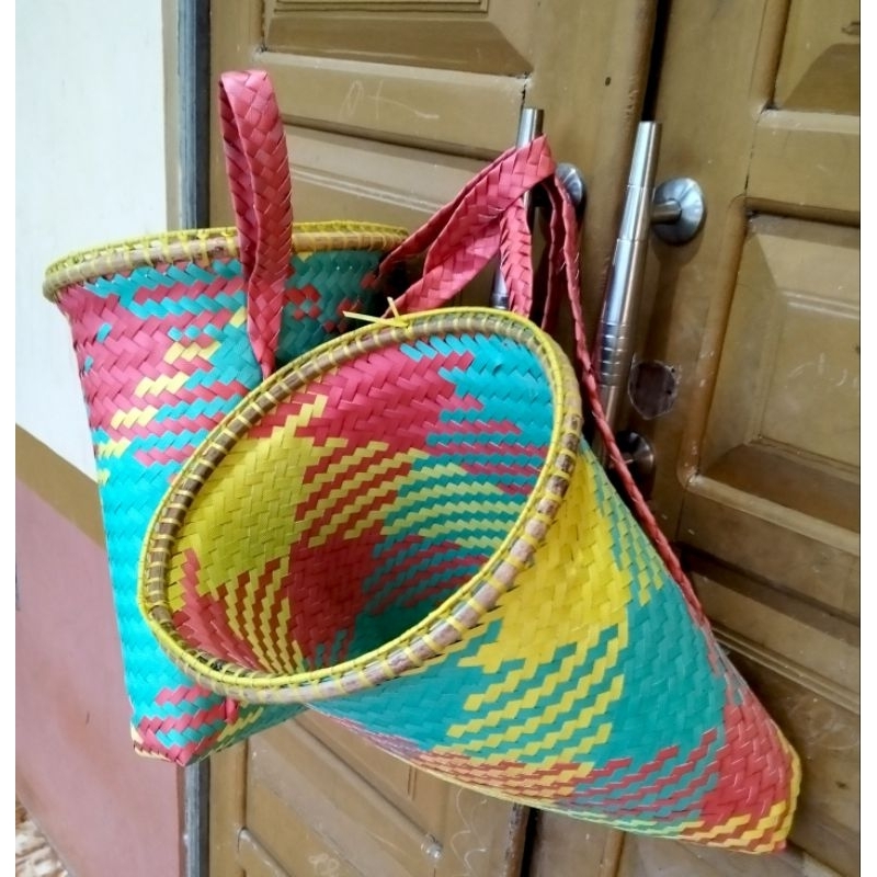 Jual Tas Punggung Bawah Pipih khas Kalimantan Bahan Tali Plastik,Butah ...