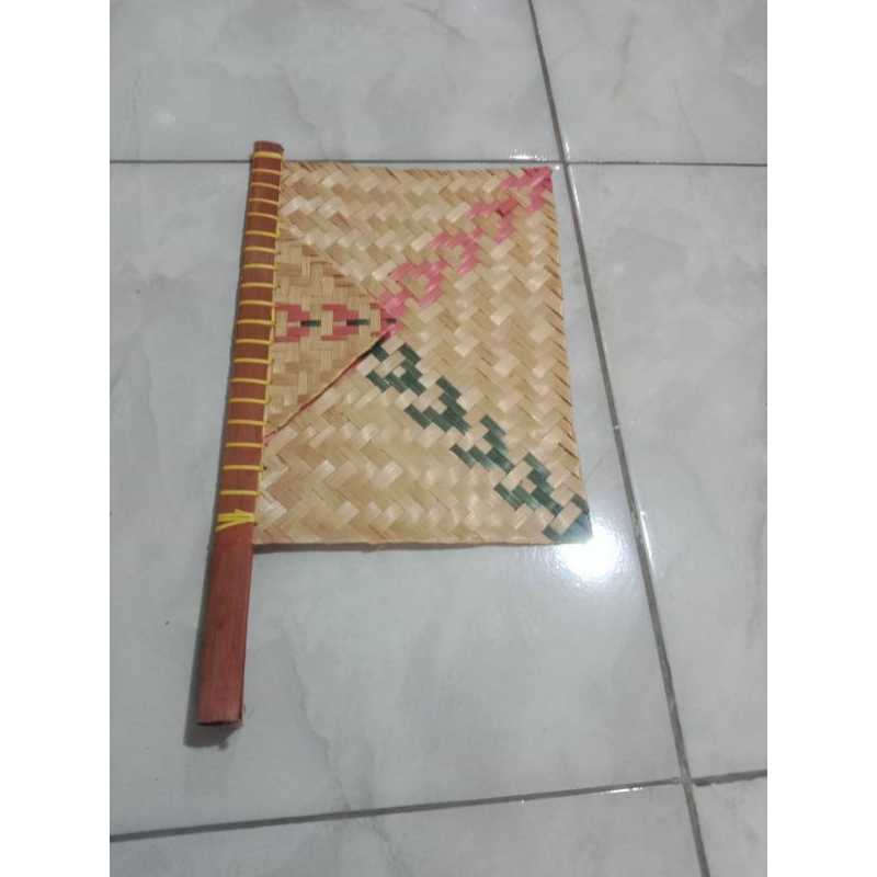 Jual kipas anyaman bambu/hihid /kipas bambu tradisional | Shopee Indonesia