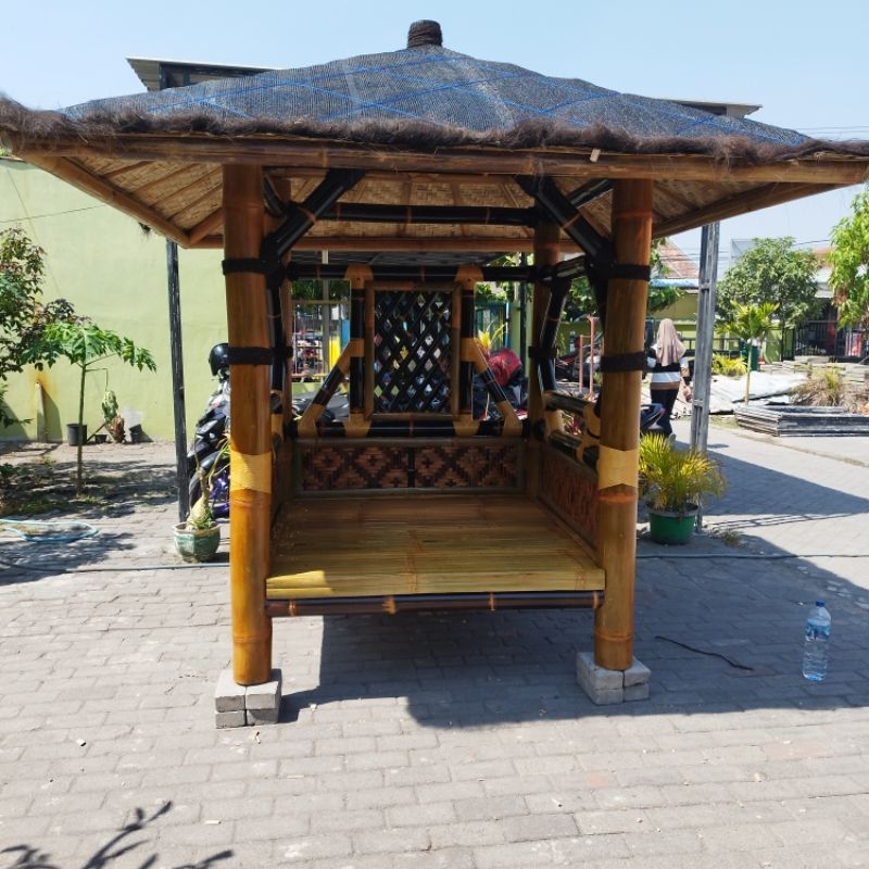 Jual Gazebo bambu 1,6m x 1,6m atap ijuk/saung/lesehan/atap alang alang ...
