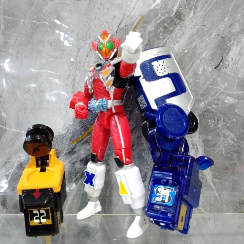 Jual Action Figure Kamen Rider Fourze set Astro Switch Original BANDAI ...