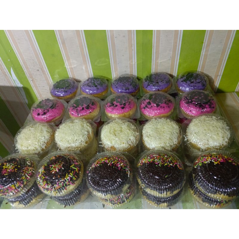 Jual roti donat susu (besar) lembut, enak, fresh from the oven | Shopee ...