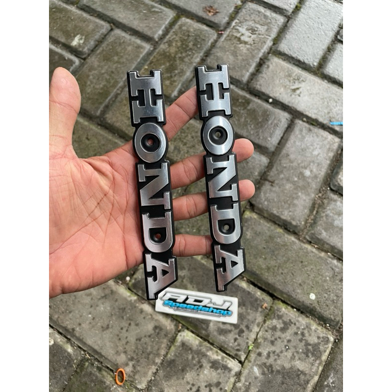 Jual EMBLEM TANGKI CB125 import LOGO TANGKI CB125 import bagus ...