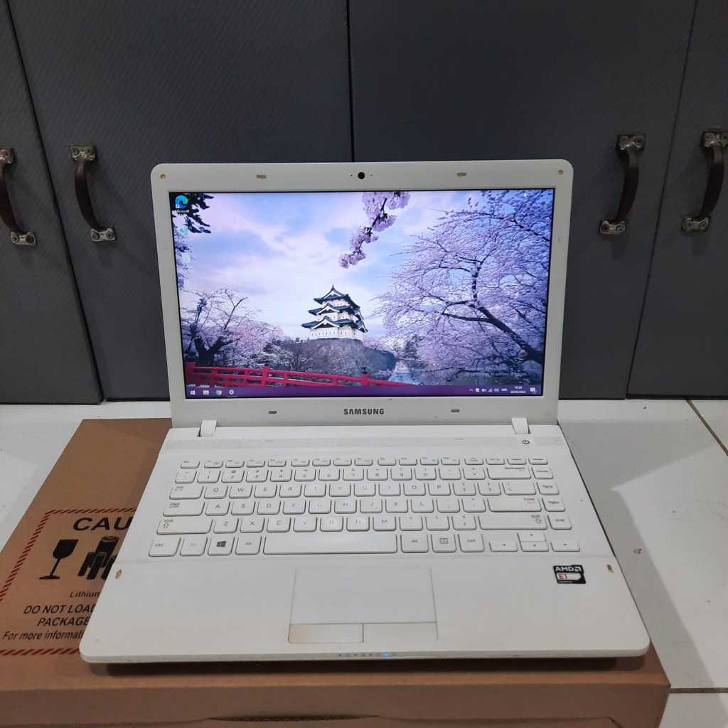 Jual READYSTOCK Laptop Samsung 275E, Amd E1-1500, 4/500GB, White Red ...