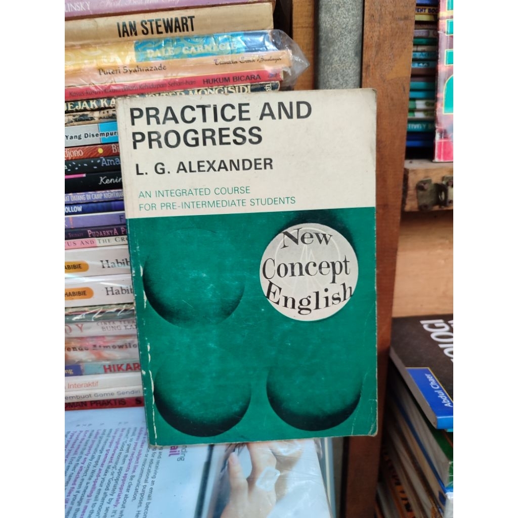 Jual Practice and Progress. an integrated course for pre-intermediate ...