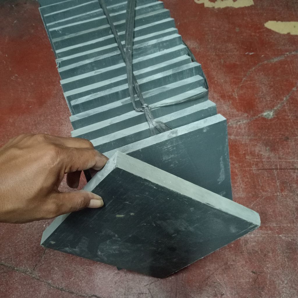 Jual plat PVC 3mm ukuran 10cm x 35cm PVC abu abu 3mm | Shopee Indonesia