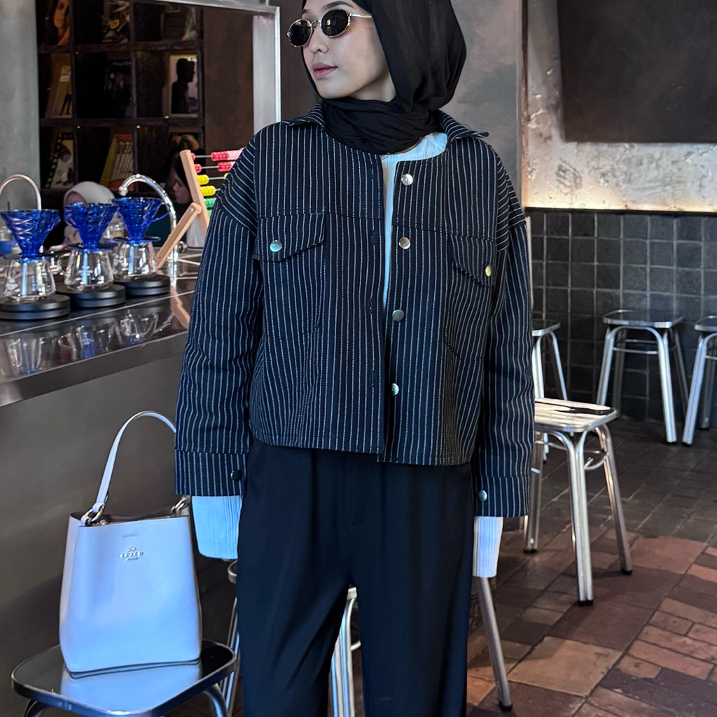 Jual VIOLIN JACKET / JACKET STRIPE | Shopee Indonesia