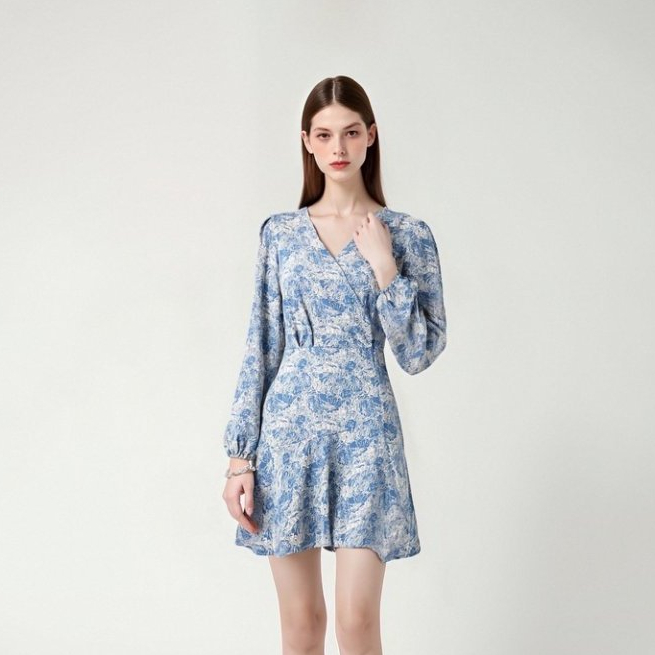 Jual [MEIN][NEW ARRIVAL] ELEGANT Gaun Pendek V-neck Slim Fit Wanita 688 ...