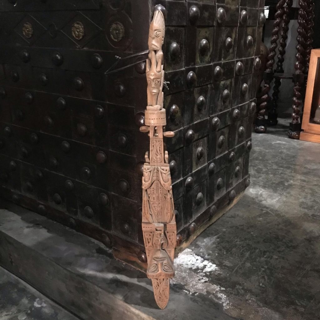 Jual Hasapi Kecapi Tradisional Suku Batak Sumatra dengan Ukiran Cicak ...