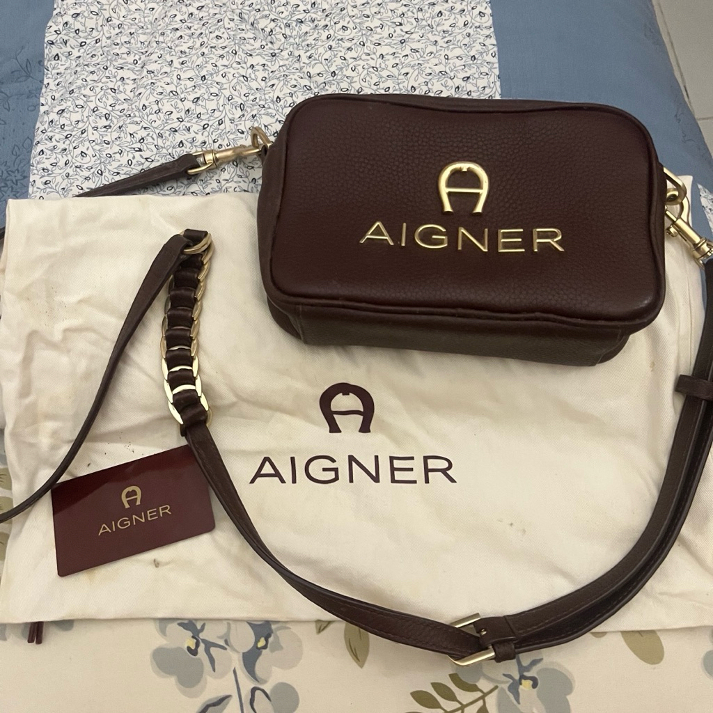 Jual Preloved Aigner Burgundy Leather Bombe A Camera Crossbody Bag ...