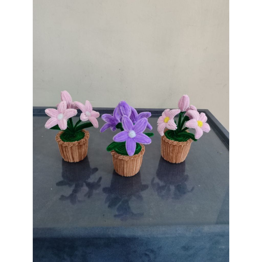 Jual bunga pot mini kawat bulu lili free box mika | Shopee Indonesia