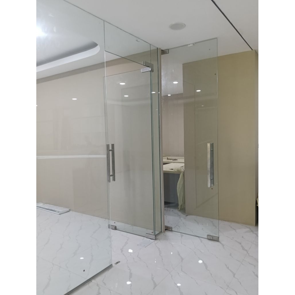 Jual sekat partisi kantor kaca tempered 12 mm | Shopee Indonesia