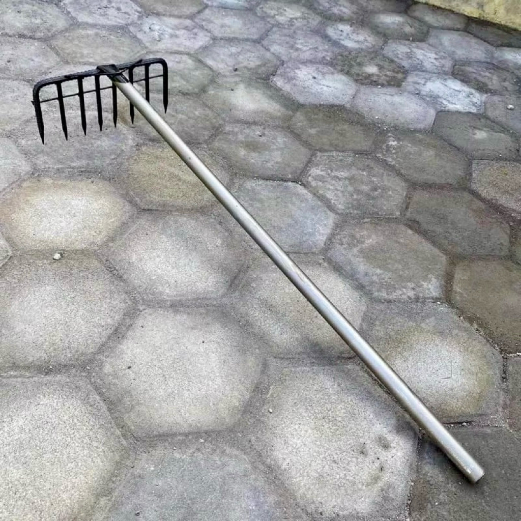 Jual Garukan Sampah Gerigi 8 Gagang Pipa Panjang 85cm Serba Guna ...