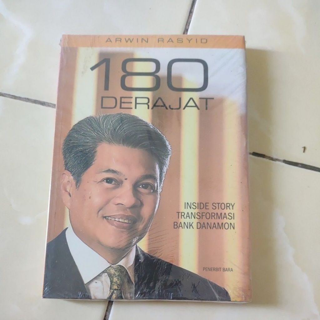 Jual Buku 180 DERAJAT inside story transformasi bank danamon - ARWIN ...