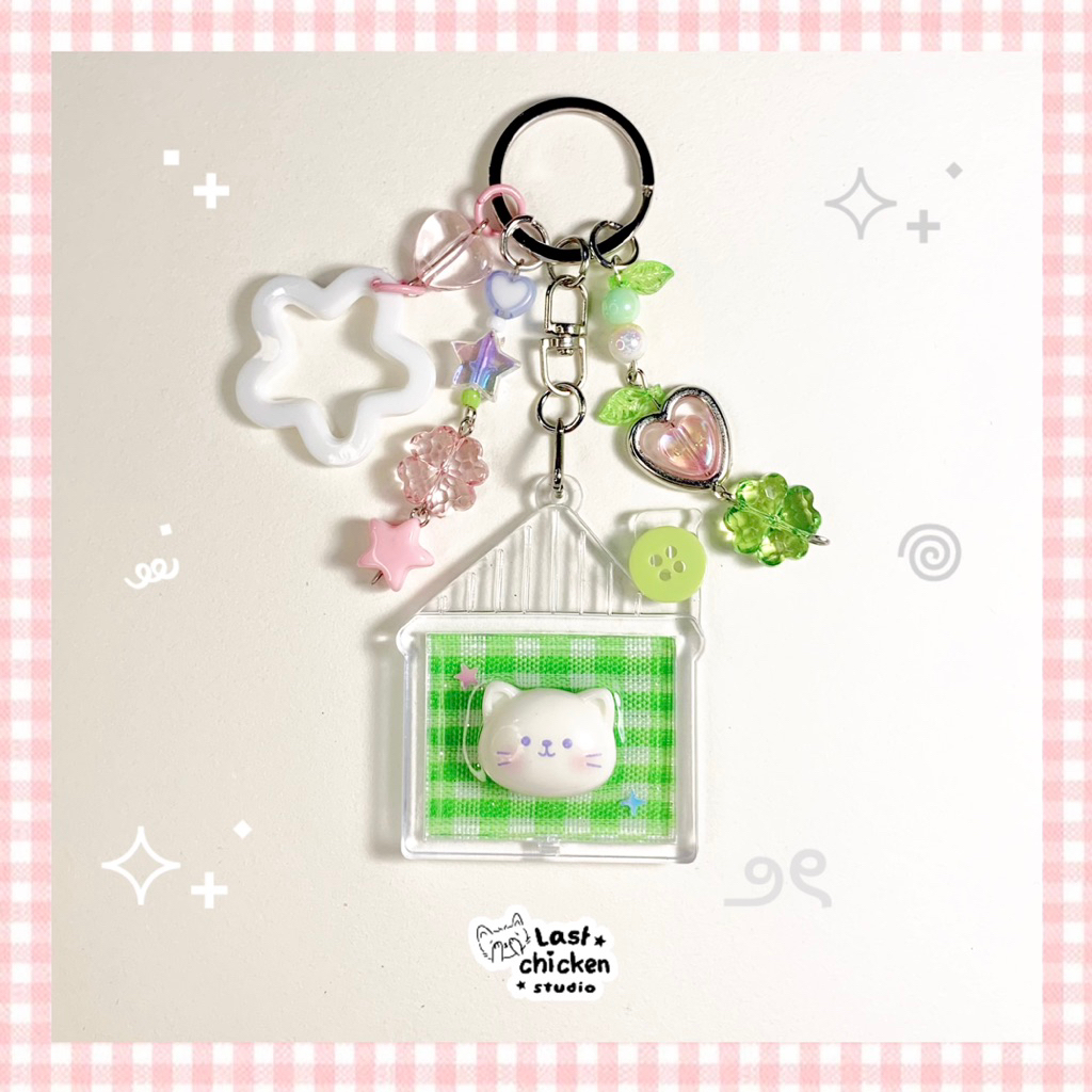 Jual White cat house handmade keychain | cat keychain | cute cat ...