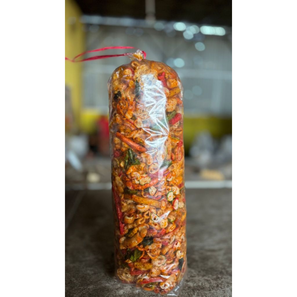 Jual KERUPUK SEBLAK MIX pedas daunjeruk 1bal | Shopee Indonesia